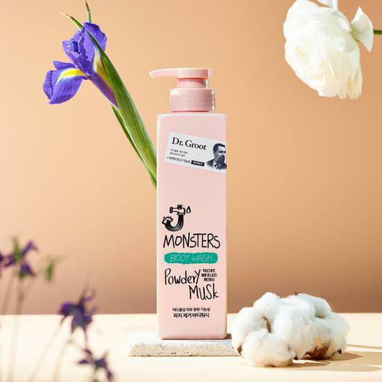 J Monsters Body Wash Powdery Musk 400g - maccaron